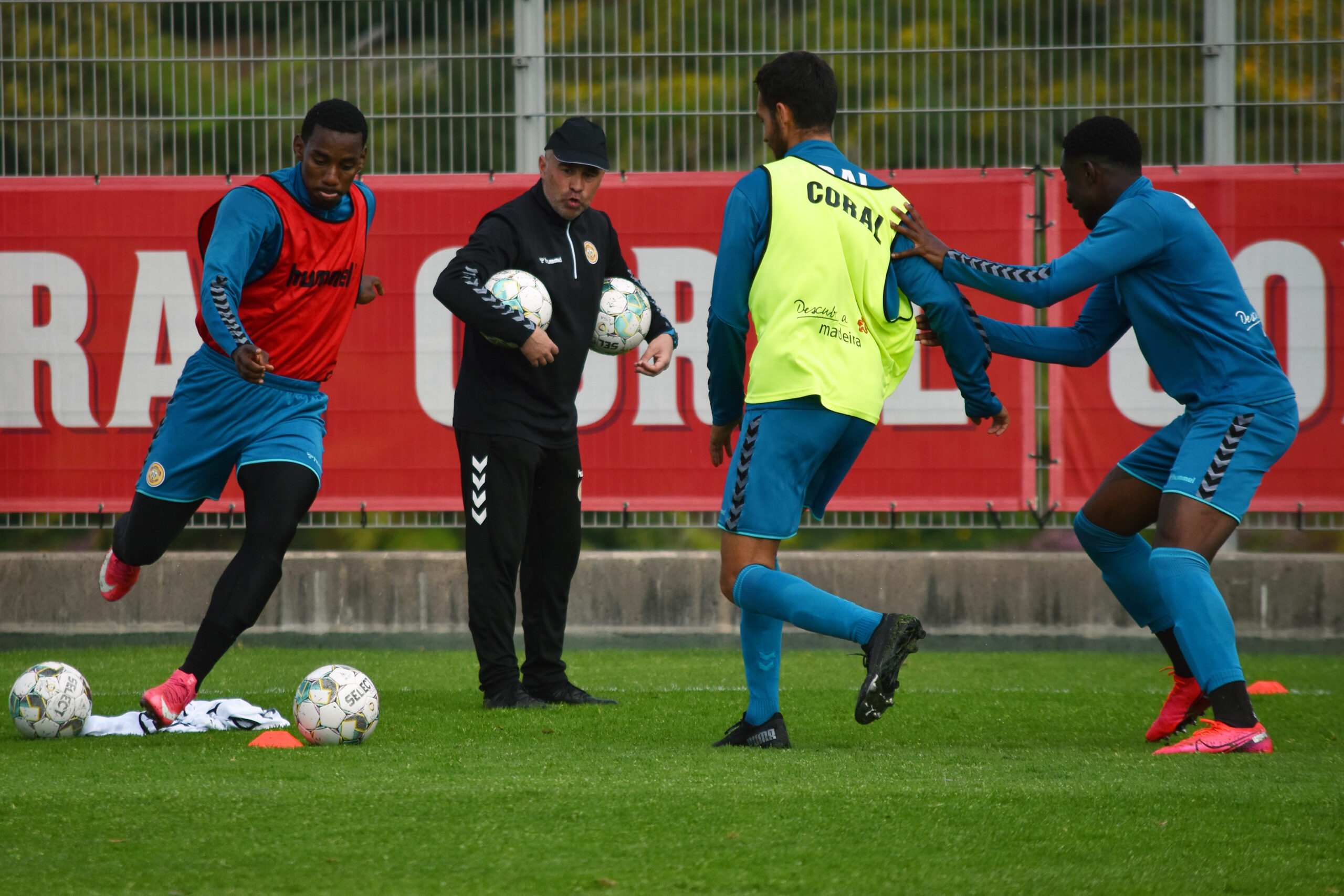 Plantel sénior realizou treino matinal - Clube Desportivo Nacional ...