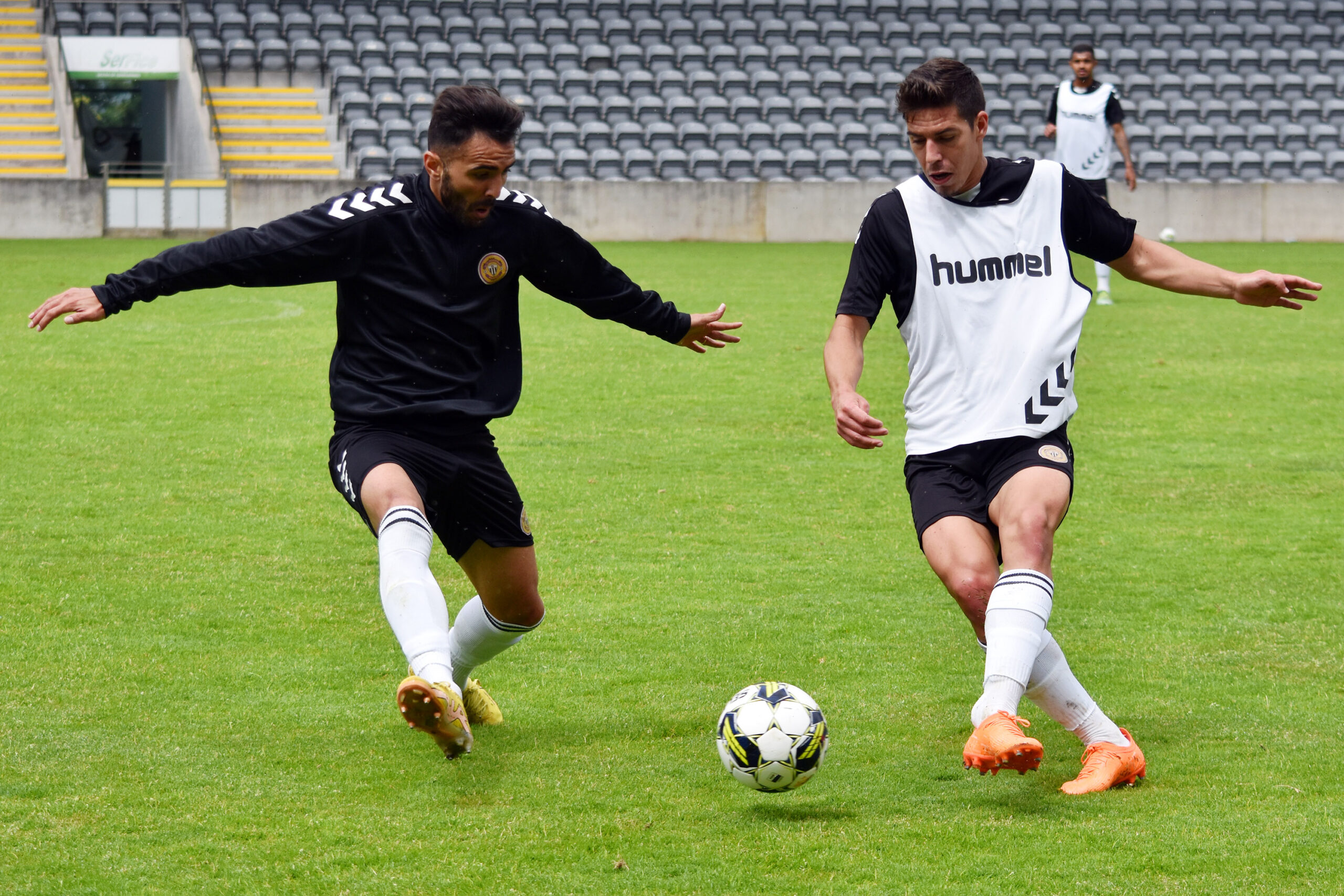 Treino matinal para preparar Feirense - Clube Desportivo Nacional - Madeira